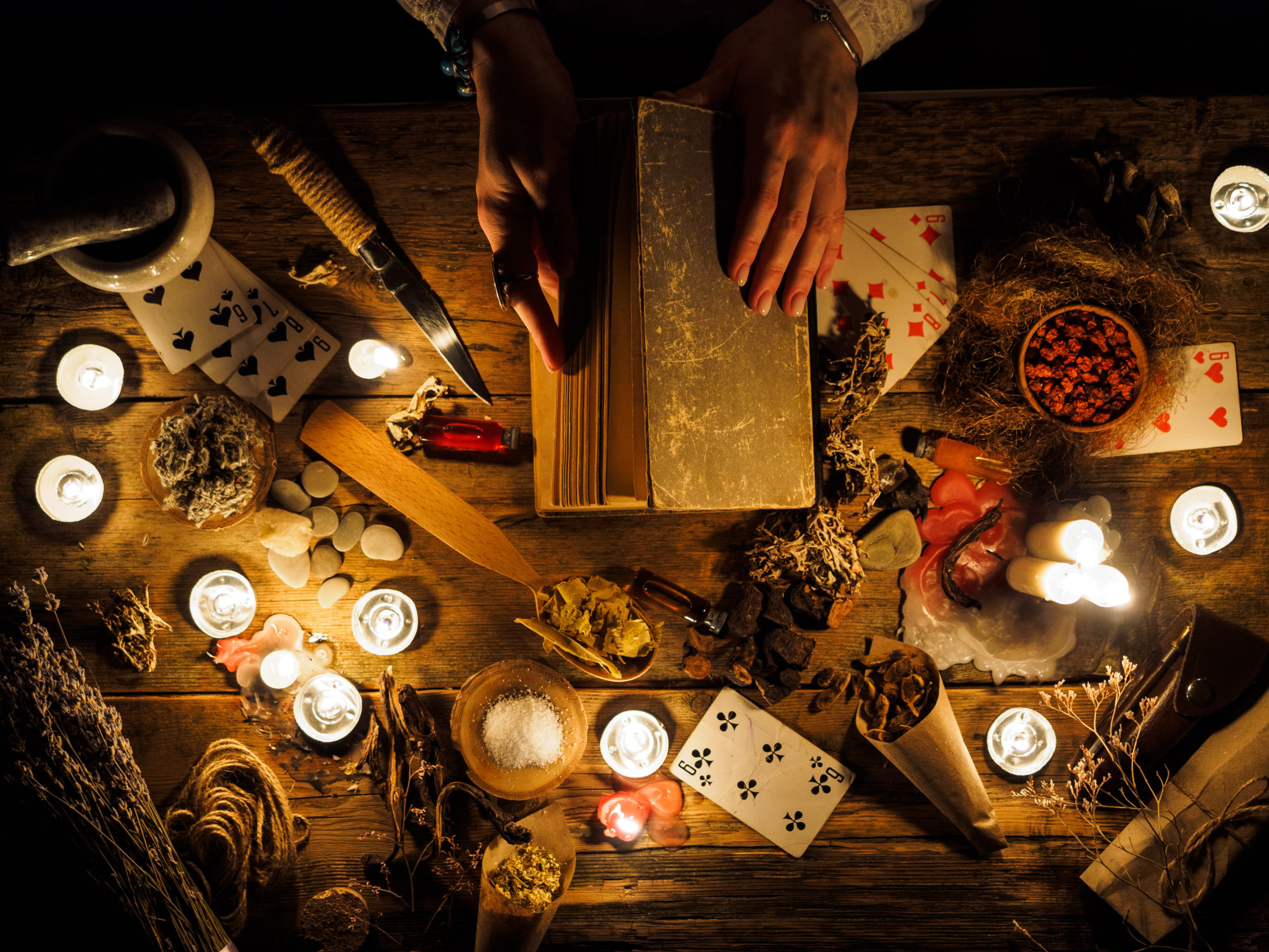 10 Witchcraft Tools You Need In Your Arsenal - Occultissimo